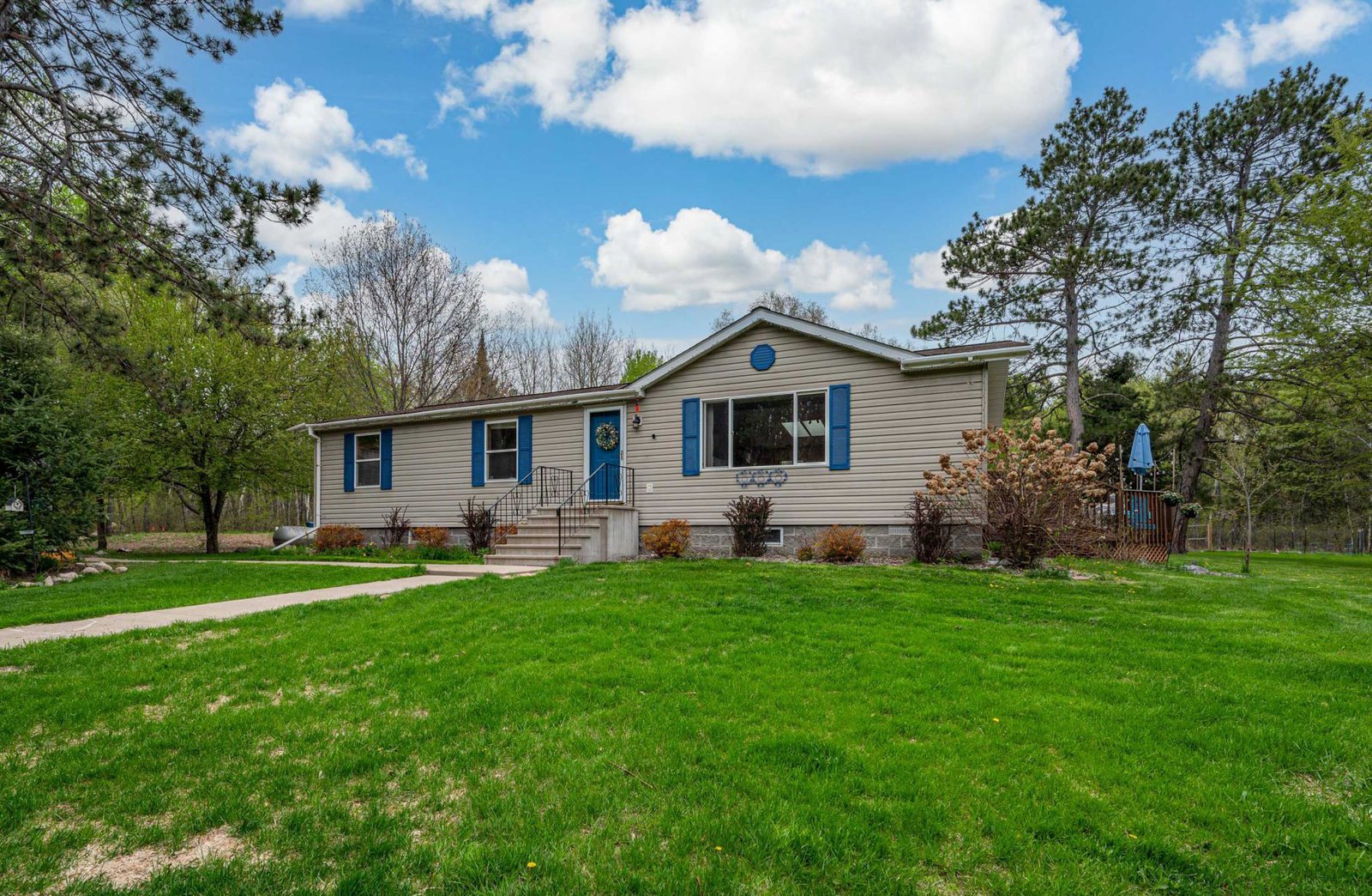 17046 County Road 433, Swan River, 55784