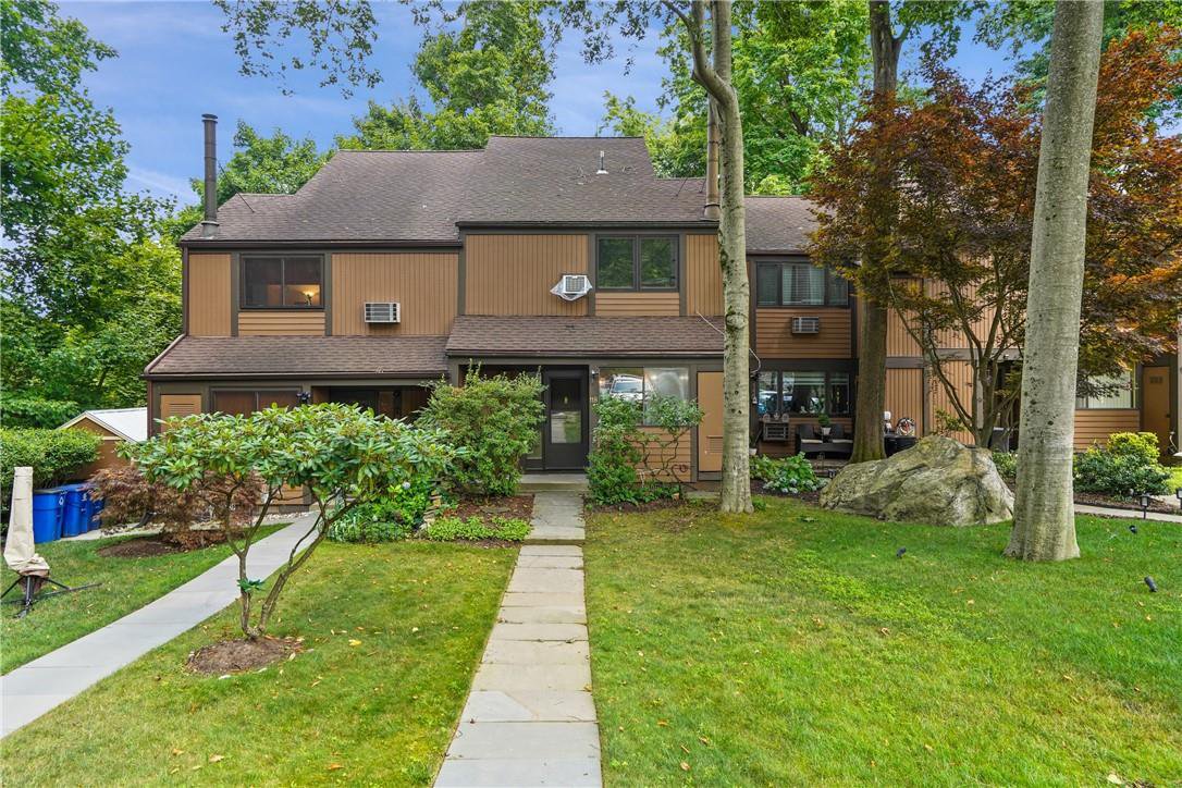 118 Round Hill Road, Dobbs Ferry, 10522