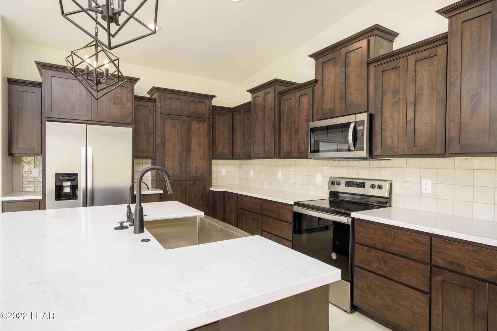 887 Paso Dr, Lake Havasu City | MLS 1023806 | »» Call/Text: HavasuLew ...