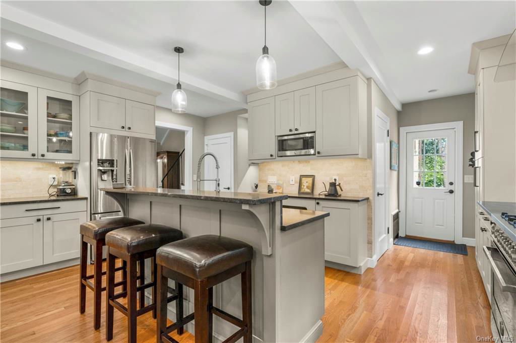 56 Burnside Drive, Hastings-On-Hudson, 10706