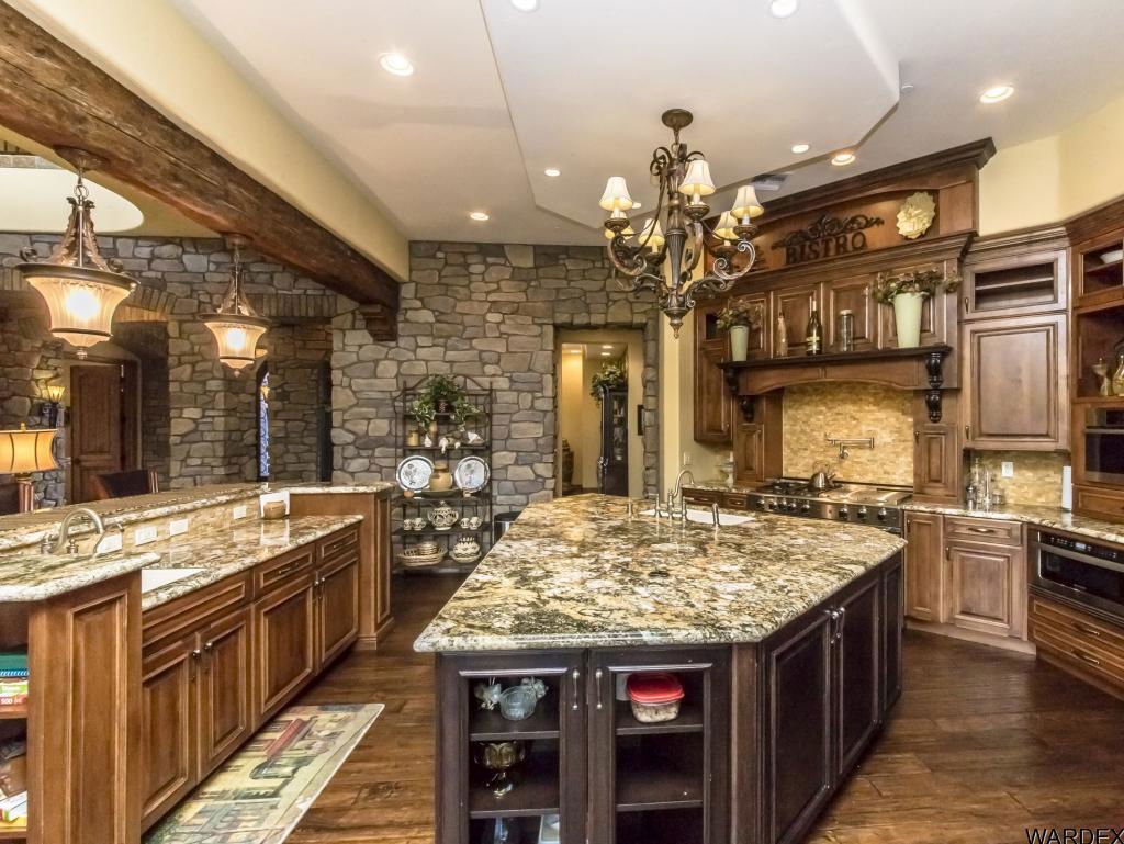 730 Armour Dr, Lake Havasu City | MLS 902156 | »» Call/Text: HavasuLew @ 928-846-6474