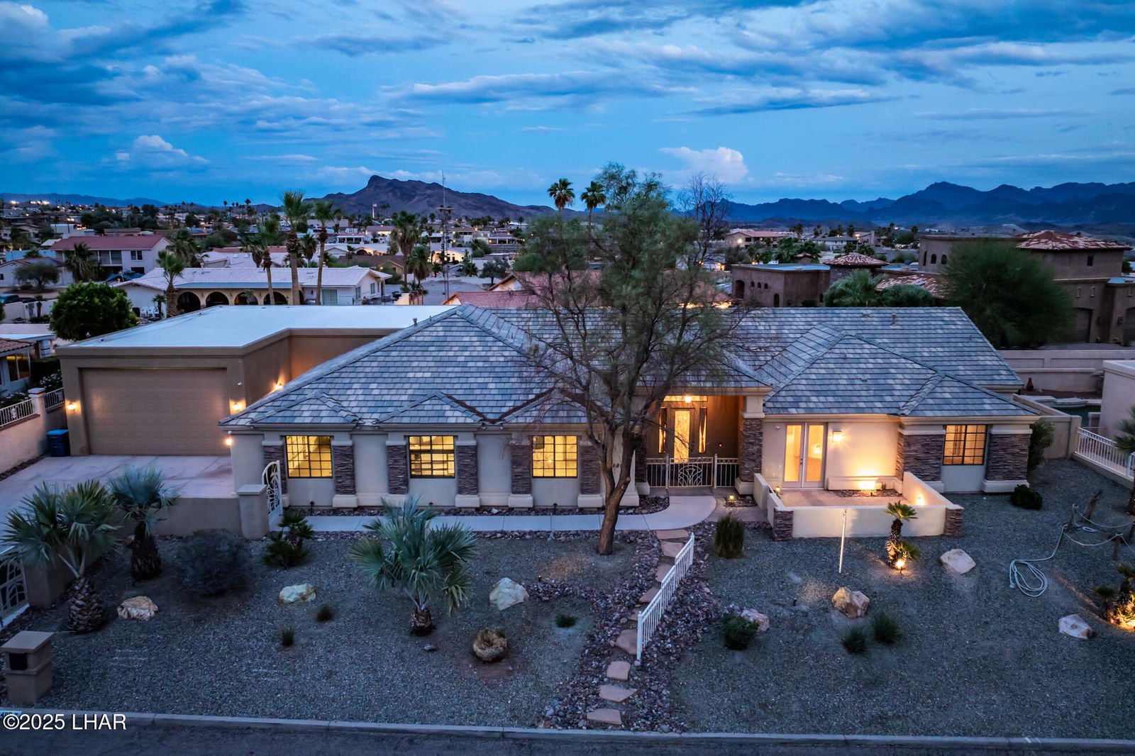 2480 Lema Dr, Lake Havasu City | MLS 1035805 | »» Call/Text: HavasuLew ...