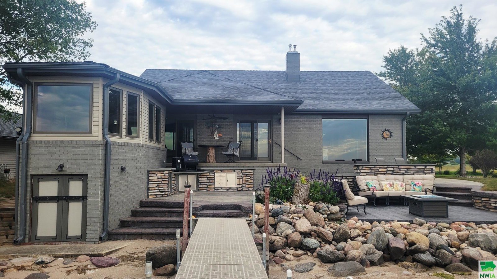 616 Lakeshore Drive, Lakeside, 50588