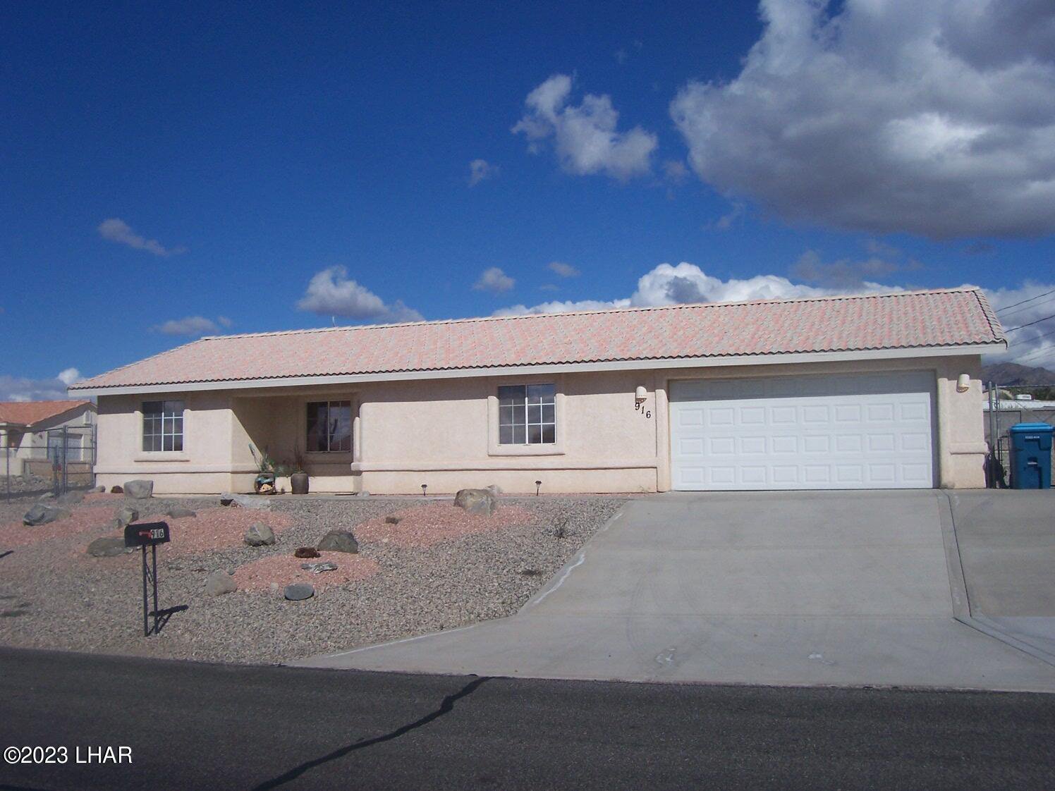 916 Coconut Grove Dr, Lake Havasu City | MLS 1024552 | »» Call/Text ...