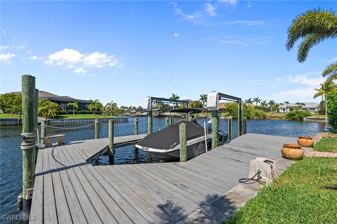 2915 Beach Parkway W, Cape Coral, 33914