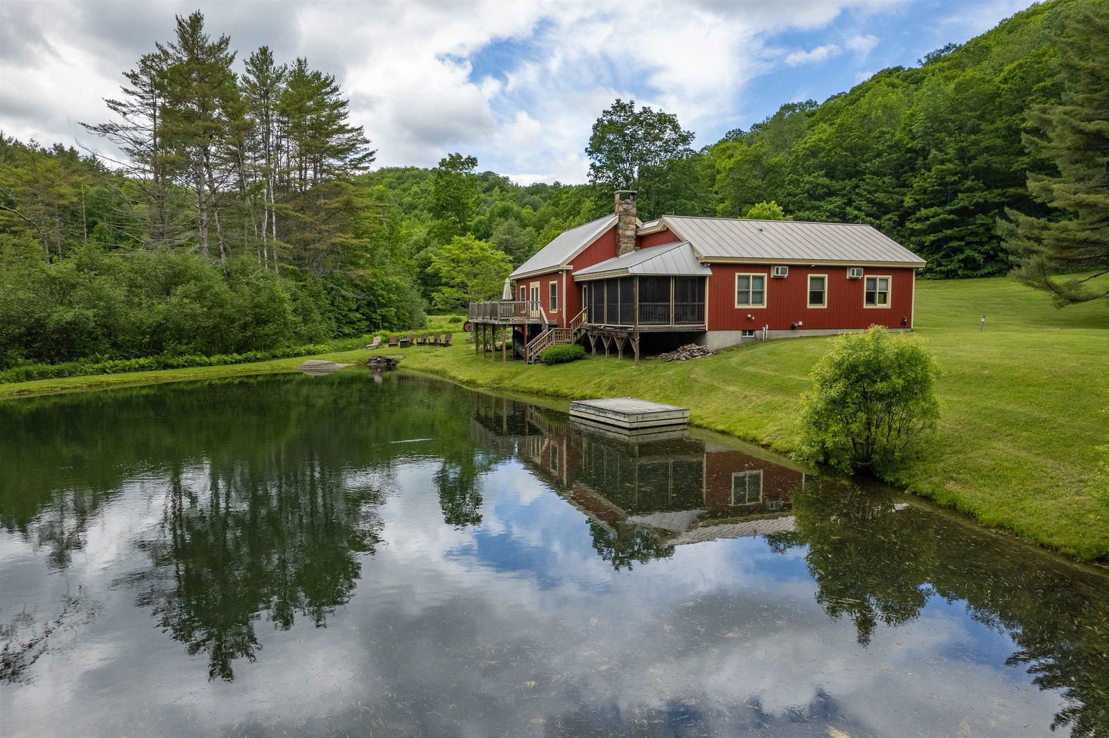 1157 Blackmer Road, Pomfret, 05067