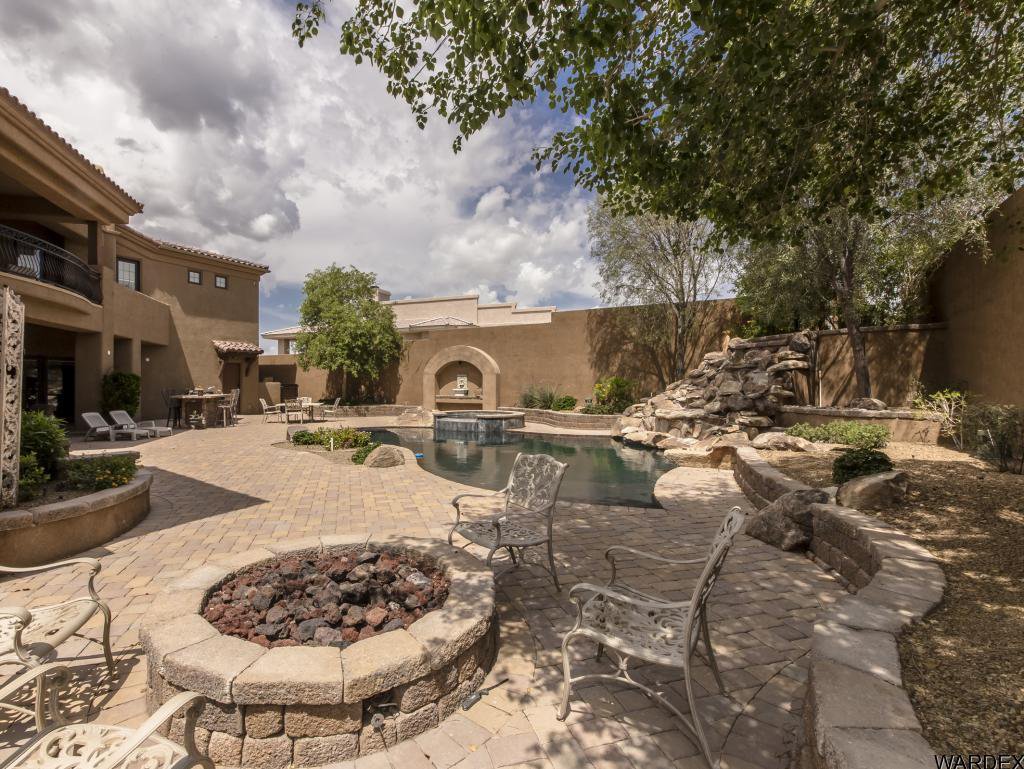 730 Armour Dr, Lake Havasu City | MLS 902156 | »» Call/Text: HavasuLew @ 928-846-6474