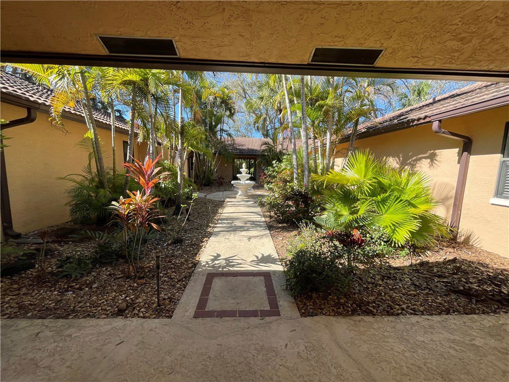 1935 Tamara Trail Unit 2D, Vero Beach, 32966