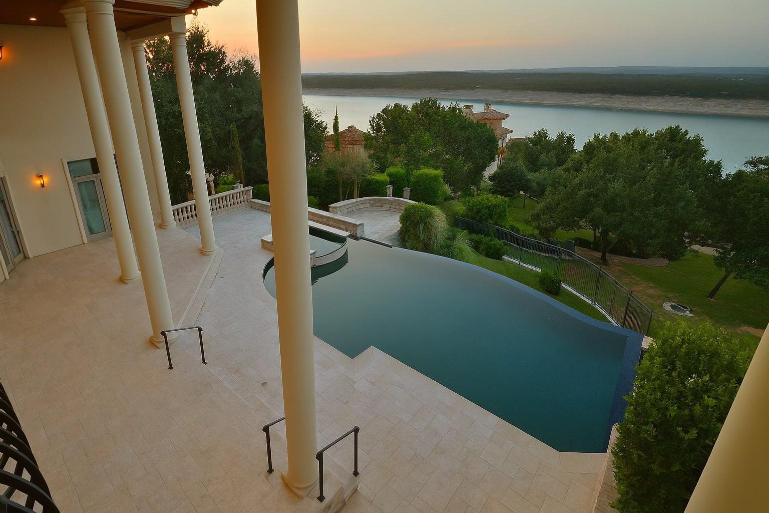 217 Bella Riva Dr, Austin, 78734