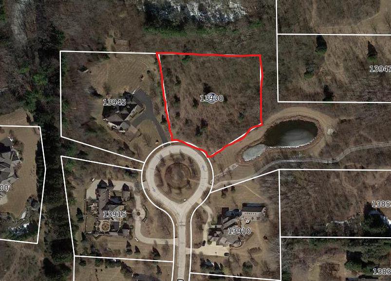 13930 North Hawks Landing Landing, Mequon, 53097