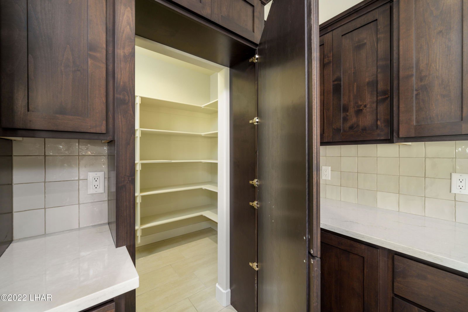 887 Paso Dr, Lake Havasu City | MLS 1023806 | »» Call/Text: HavasuLew ...