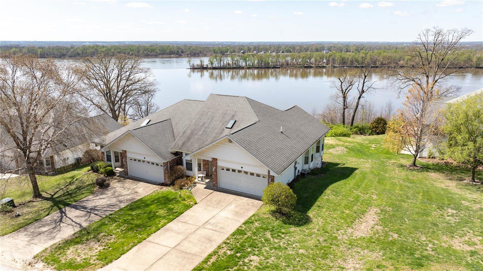 Winneberg Sub 48 Quarry Riverfront Road, Golden Eagle, 62036
