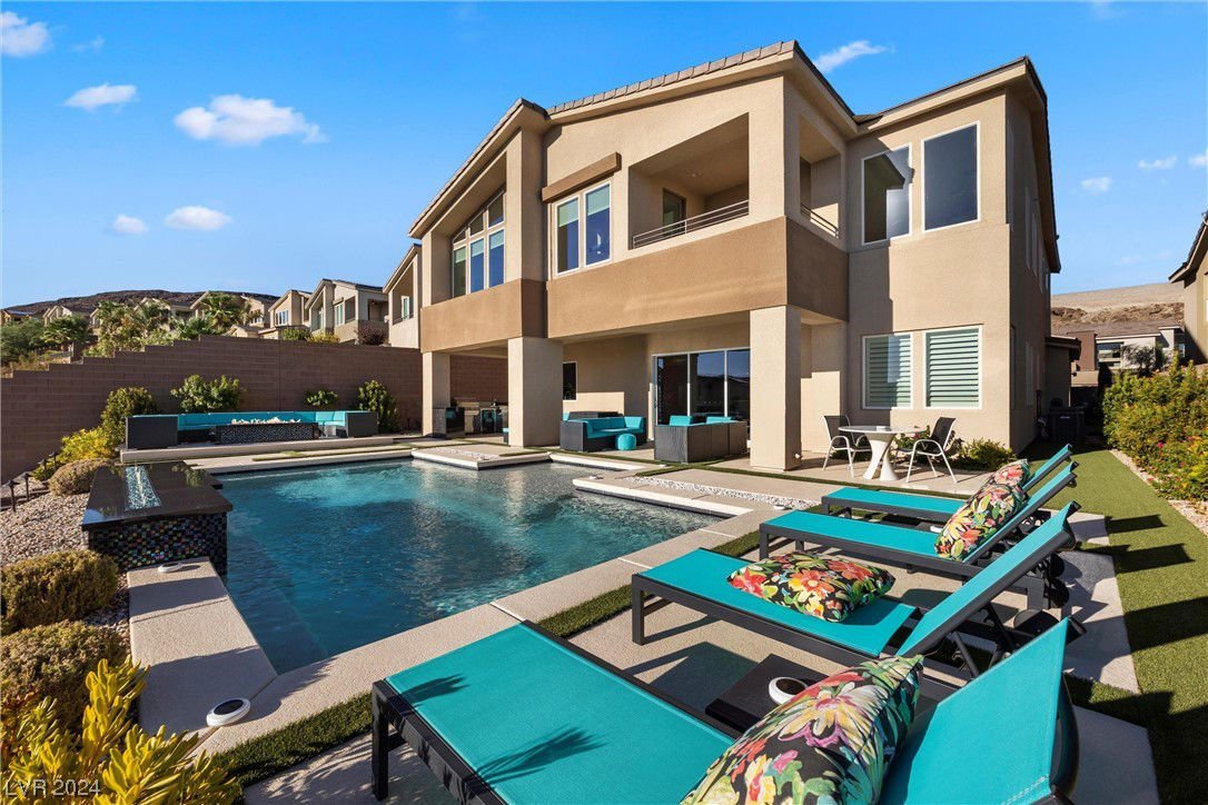 13 Hilltop Crest Street, Henderson, 89011