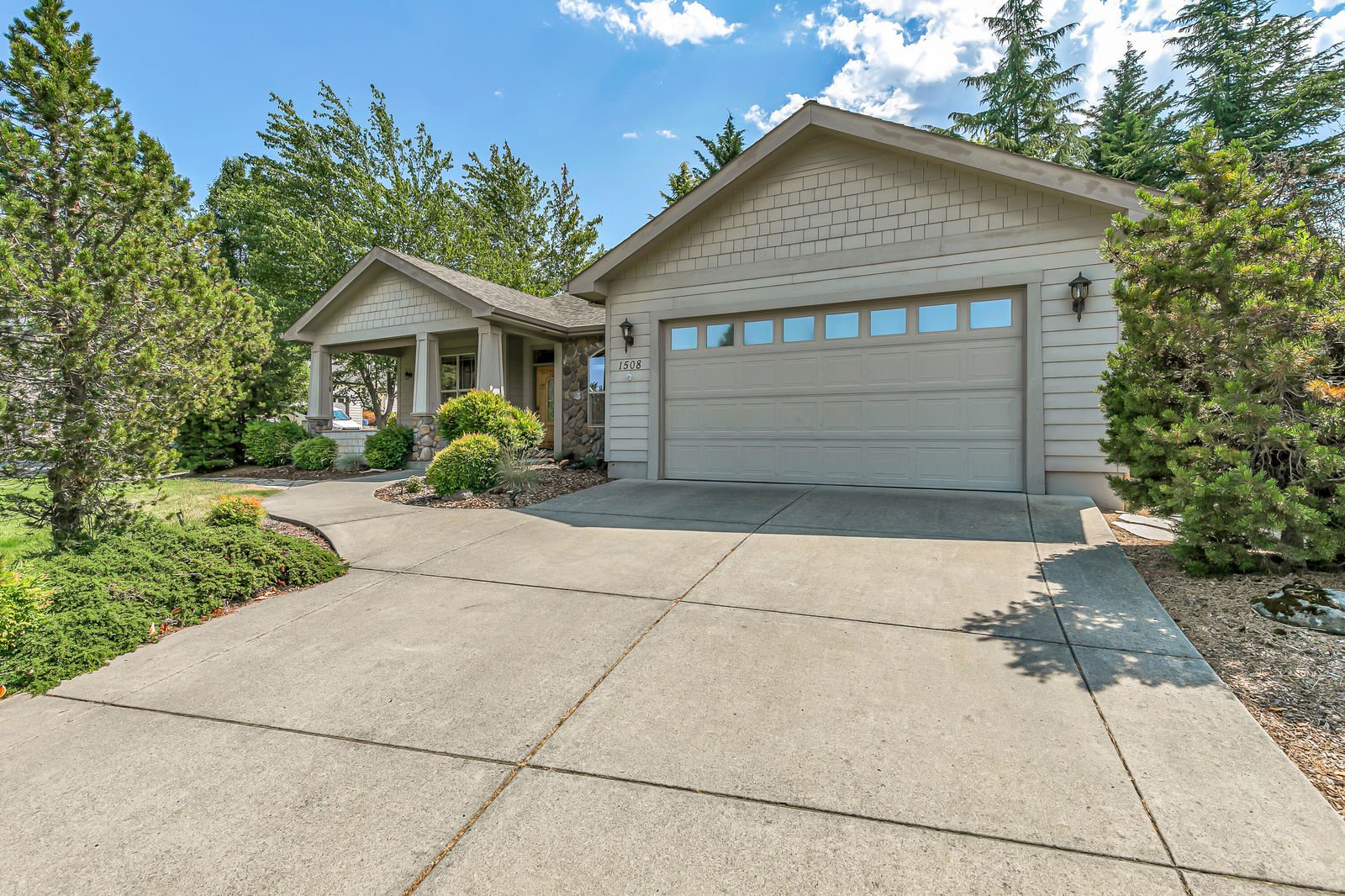 1508 Summit Ridge Circle, Medford, 97504