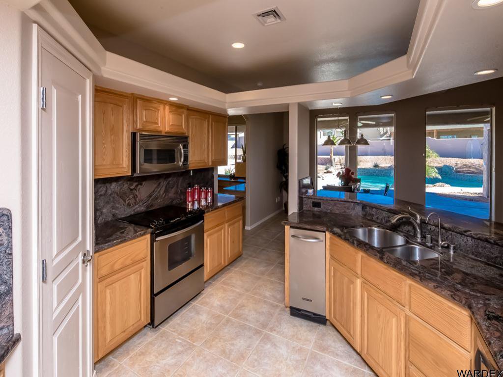 2060 Spruce Dr, Lake Havasu City | MLS 911240 | »» Call/Text: HavasuLew ...