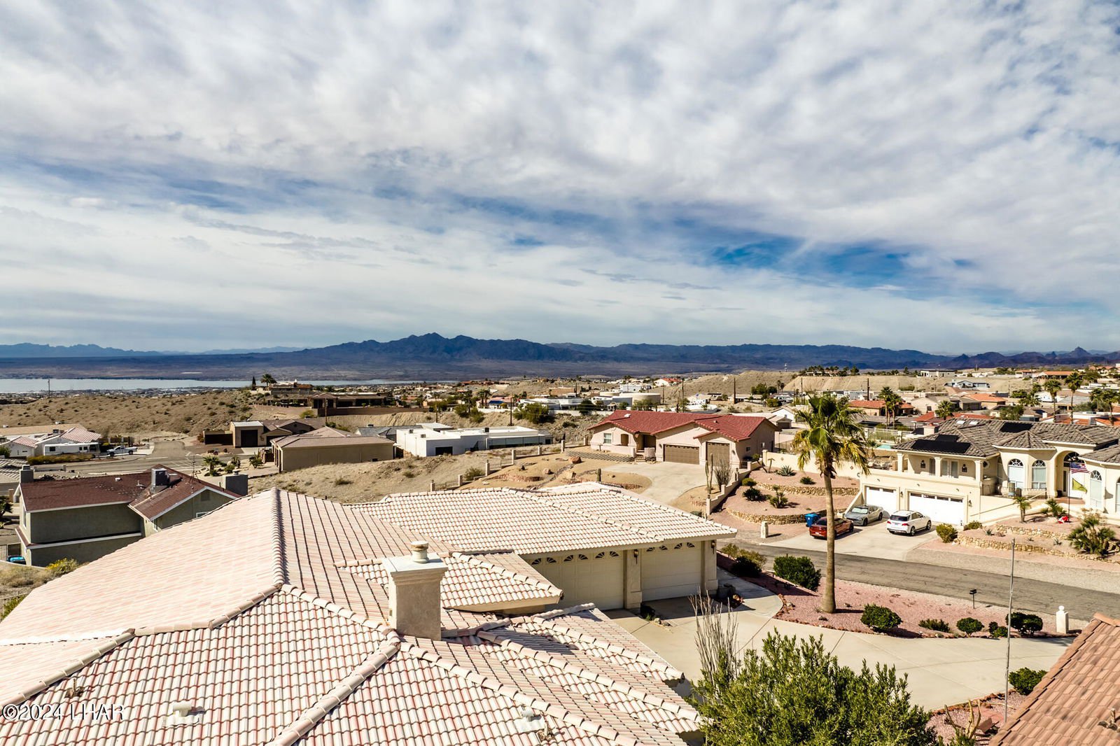 3890 Lodestar Dr, Lake Havasu City | MLS 1029119 | »» Call/Text: HavasuLew @ 928-846-6474