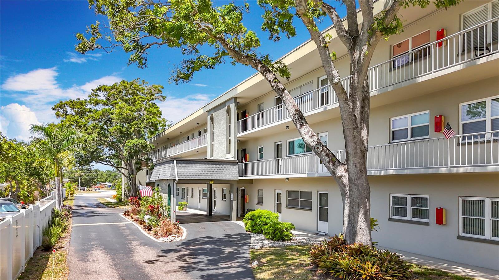 5890 38th Avenue N Unit 305, St Petersburg, St Petersburg, FL 33710 ...