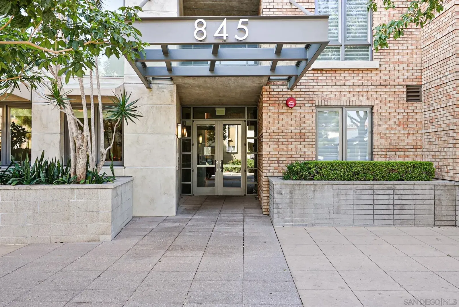 845 Fort Stockton, Unit 308, Mission Hills 92103 San Diego County