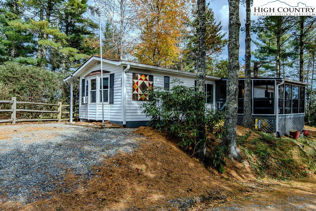 135 Mountain Ivy Lane, Boone, 28607