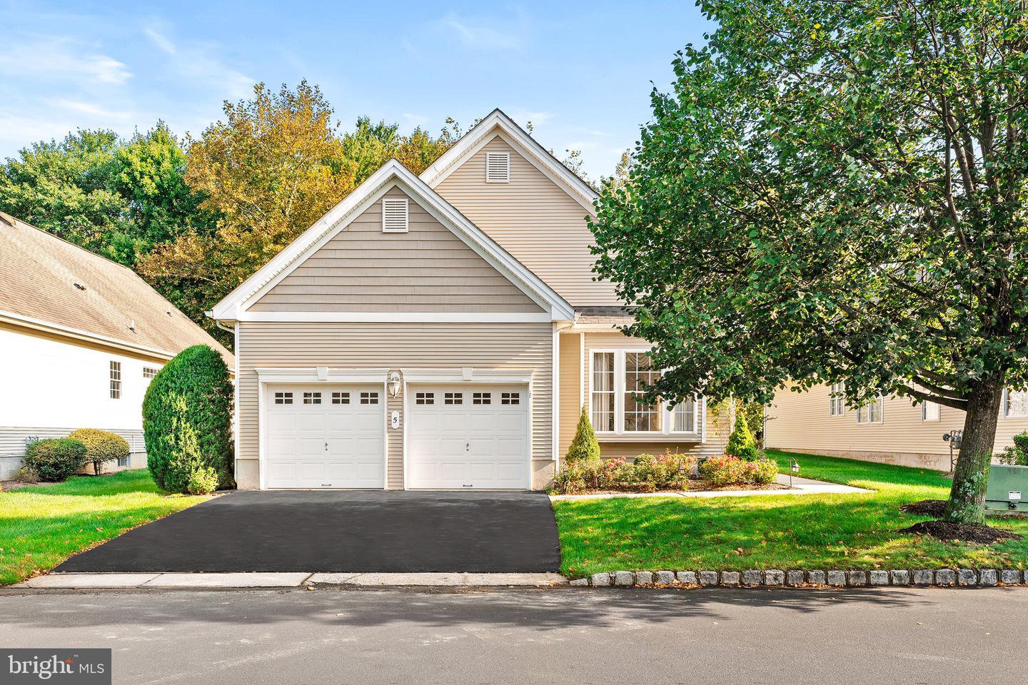 5 Swallow Drive, Hamilton, 08690