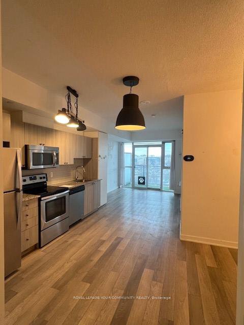 16 Mcadam Avenue Unit 401, Toronto, M6A 0B9