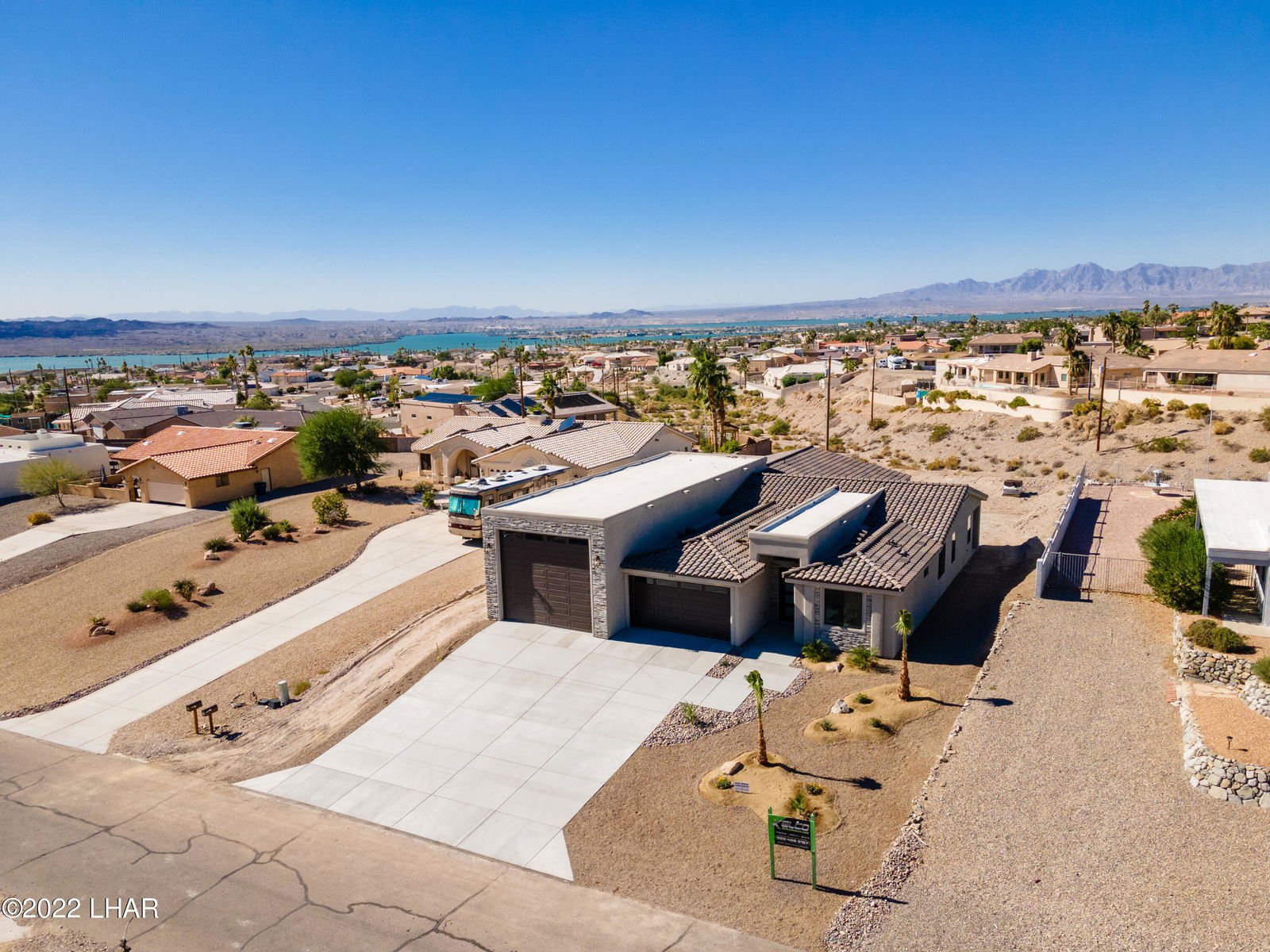 887 Paso Dr, Lake Havasu City | MLS 1023806 | »» Call/Text: HavasuLew ...