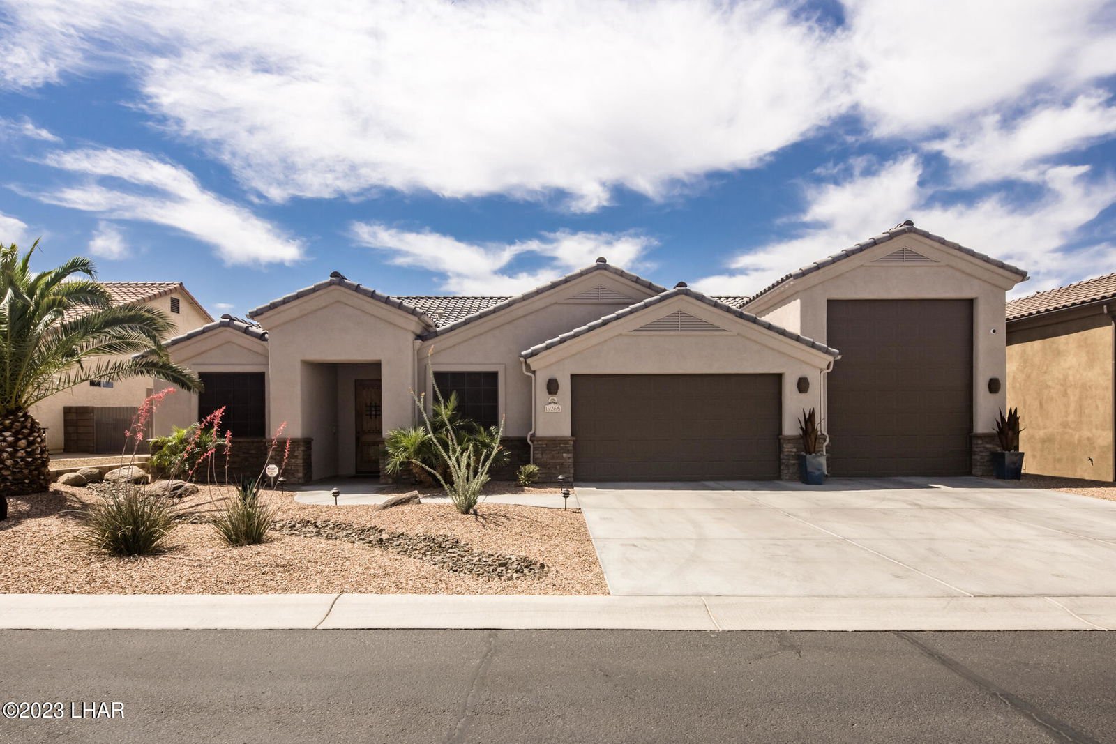 1926 E Savannah Dr, Lake Havasu City | MLS 1025826 | »» Call/Text ...