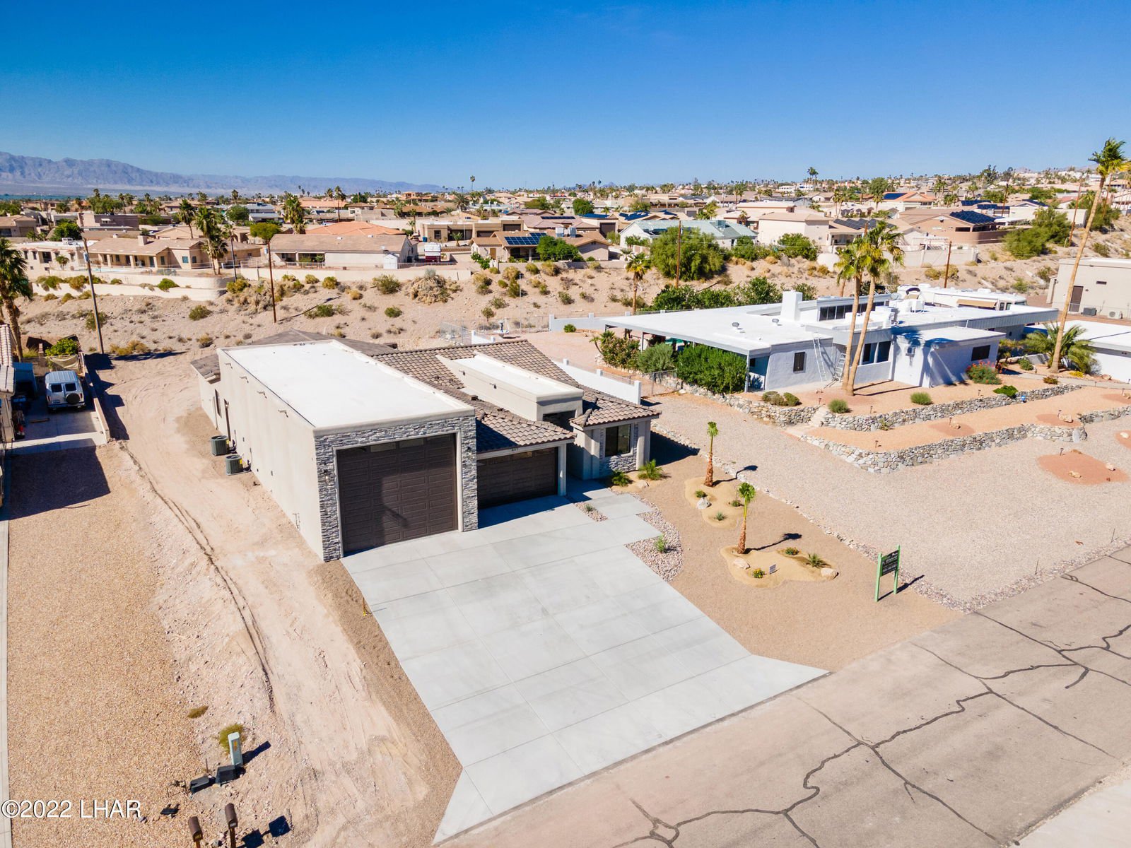 887 Paso Dr, Lake Havasu City | MLS 1023806 | »» Call/Text: HavasuLew ...