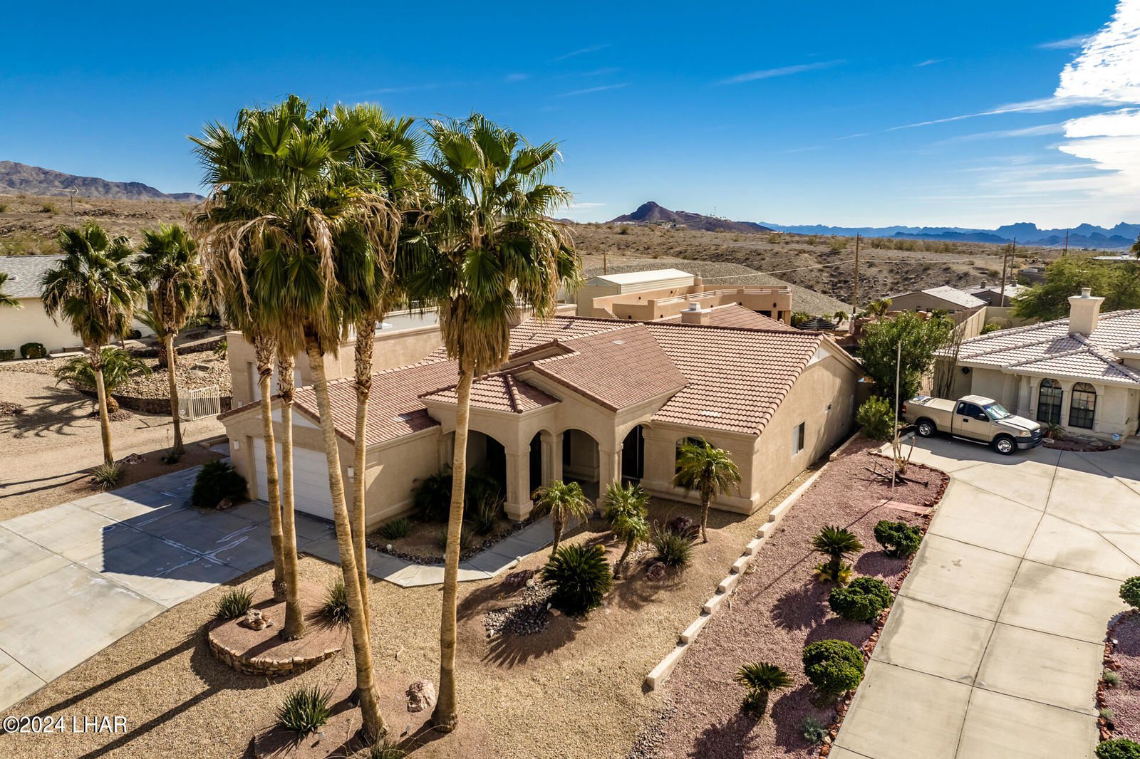 3890 Lodestar Dr, Lake Havasu City | MLS 1029119 | »» Call/Text: HavasuLew @ 928-846-6474
